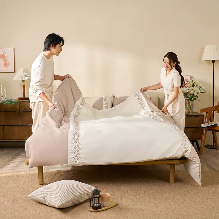 Bộ Chăn Ga Cưới Amando Love Ấm Áp & Sang Trọng